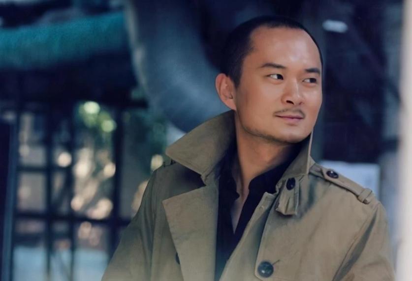 Married at the age of 41, divorced Tian Liang at the age of 44, what ...