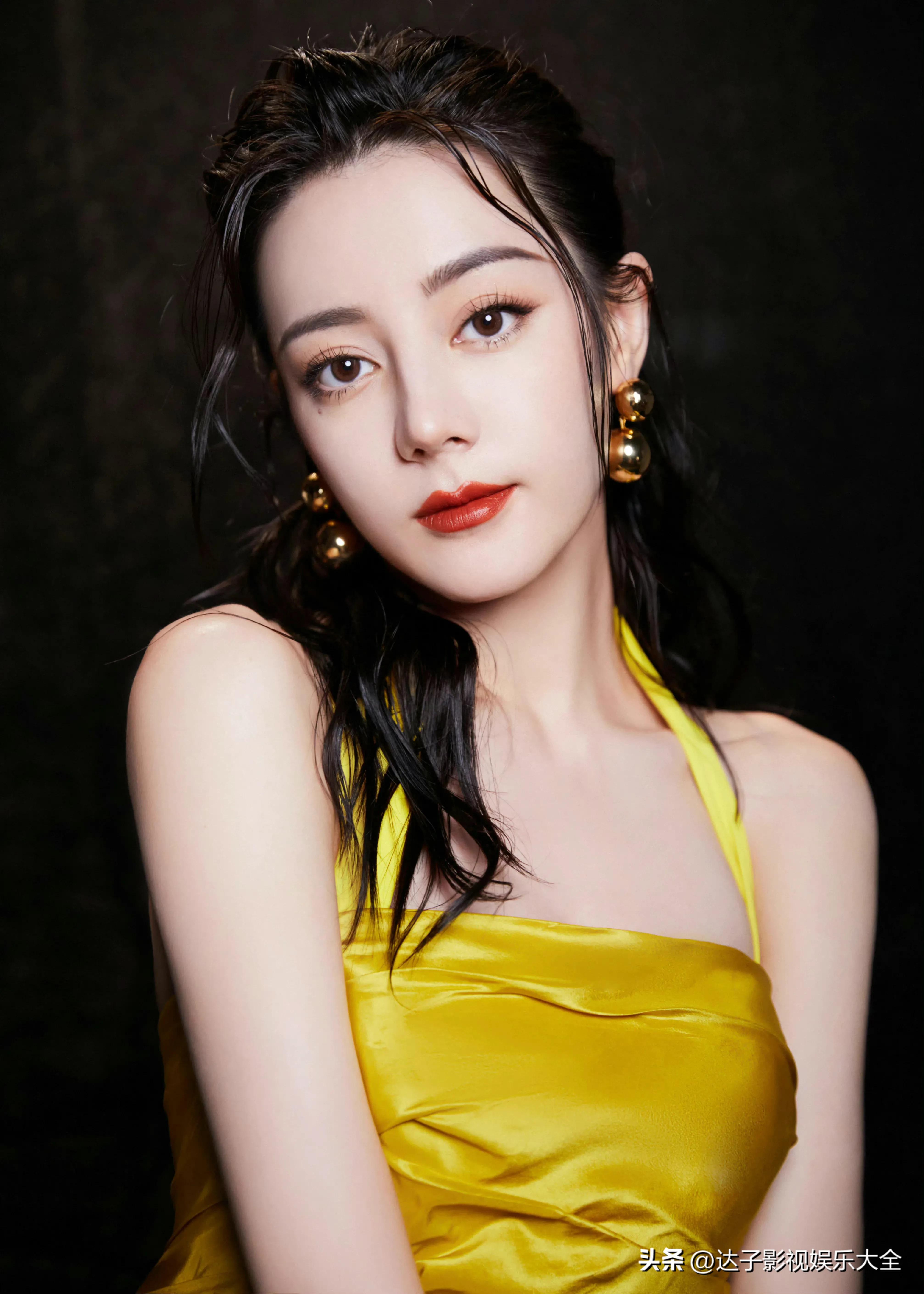 Dilireba wet hair styling makeup - iNEWS