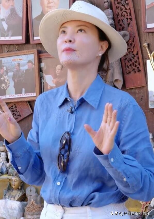 The 45-year-old CCTV host Liu Fangfei's makeup photos were exposed, and ...