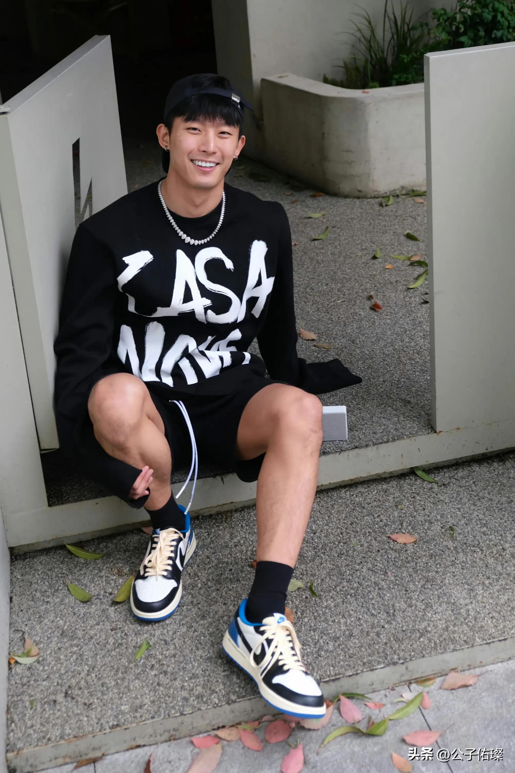 [Strong young man] He Zhiwu: sunny and handsome appearance, cheerful ...