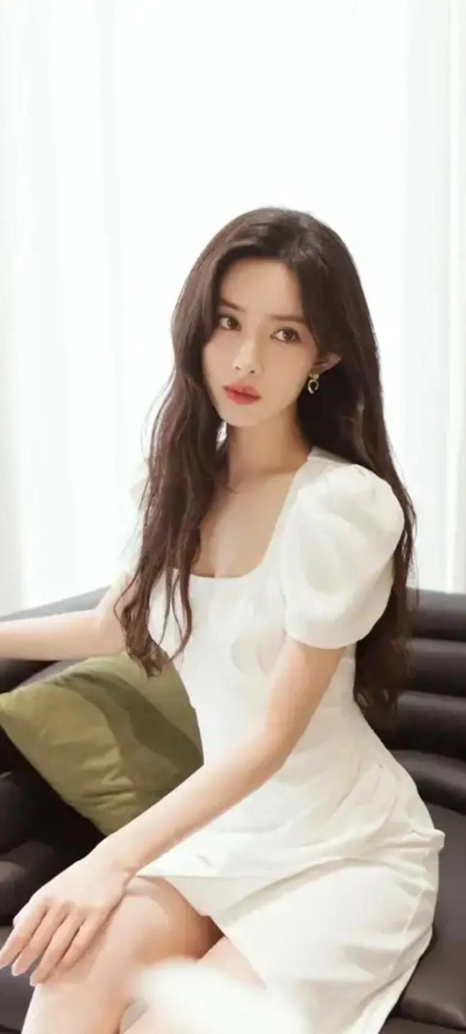 Celebrity Pictures - Issue 169 Mencius - iNEWS