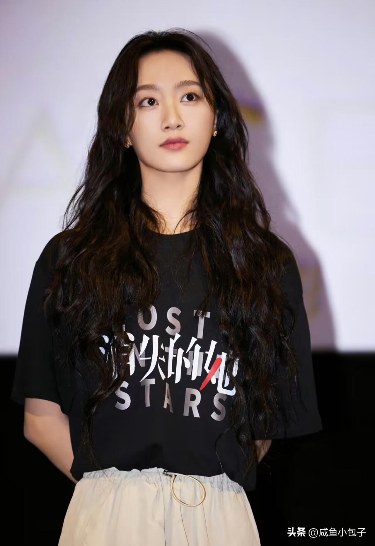 Janice Man is enchanting, Ni Ni is cool, who noticed Huang Ziqi's cool ...