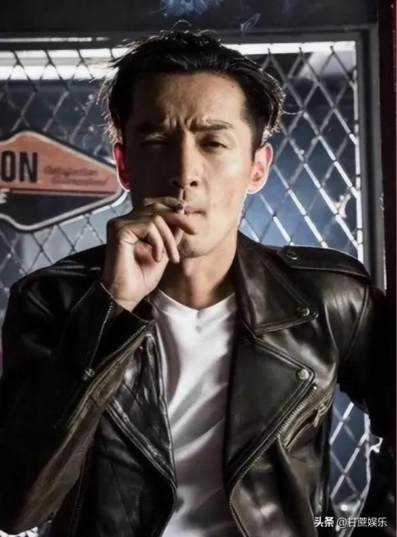 The 10 Most Handsome Celebrities Smoking Poses - iNEWS