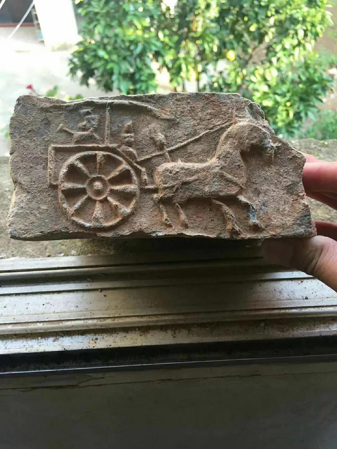 Han Dynasty portrait brick travel icon book - iMedia