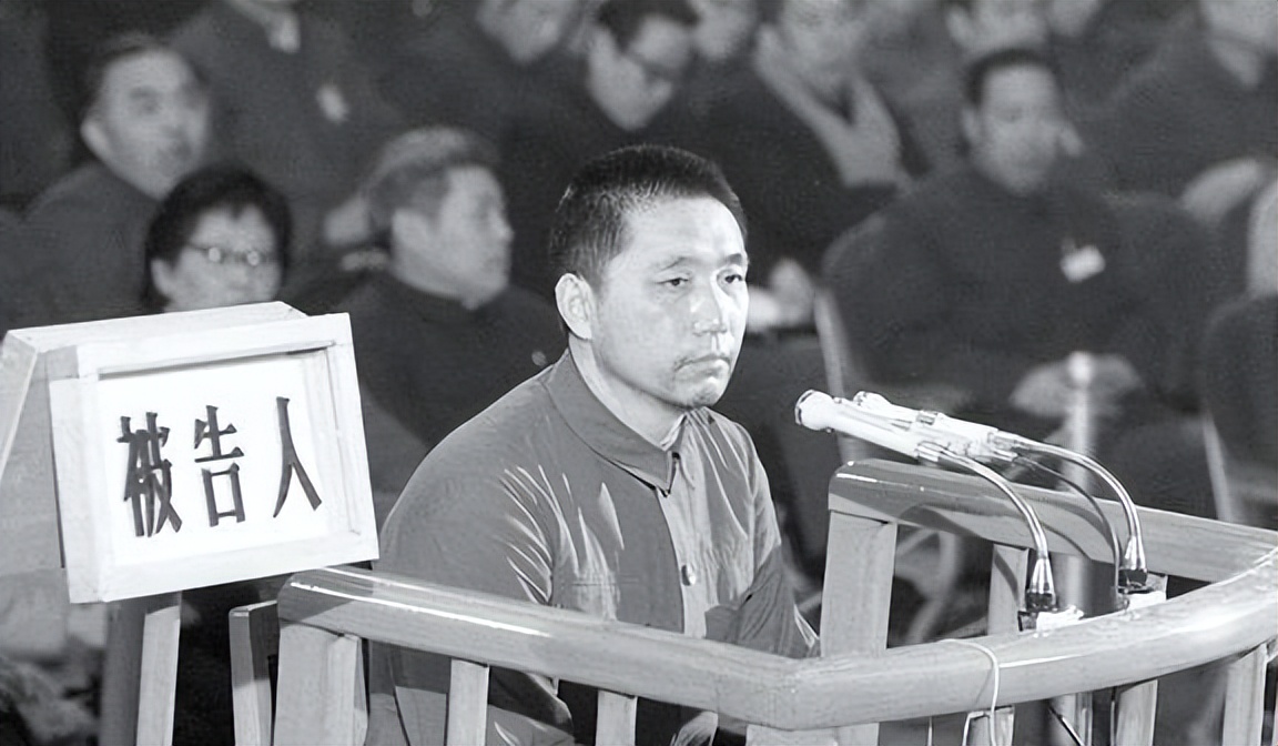 In 1976, Wang Hongwen sent his secretary to say something to his wife ...