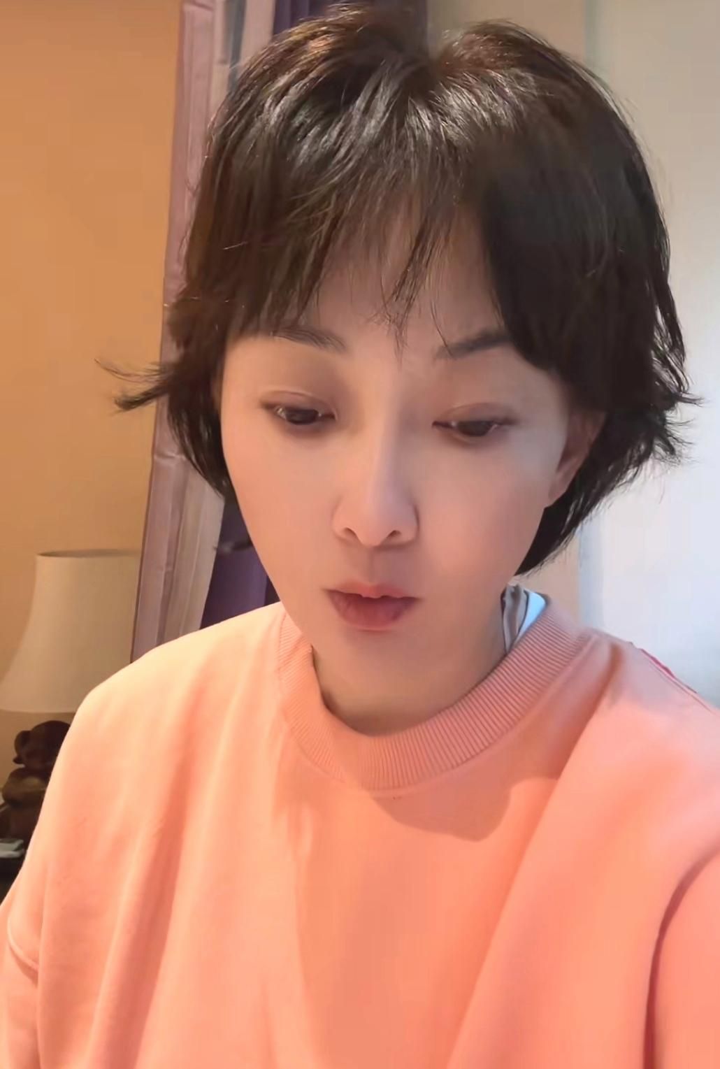 50-year-old Niu Li went to the gym, and she was shy when she was held ...