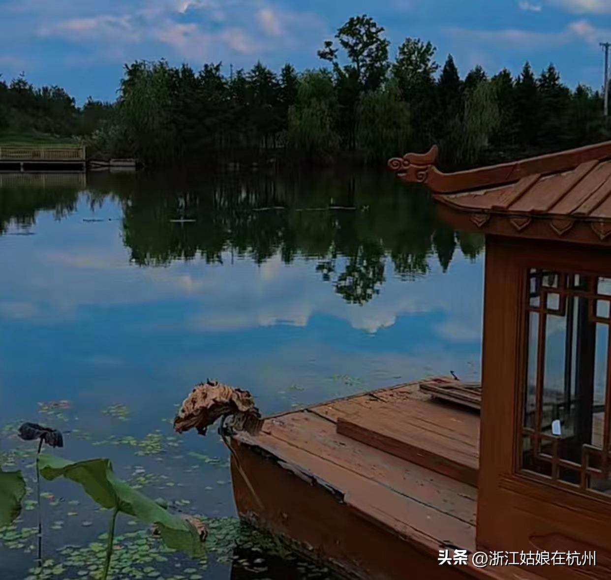 The clear water surrounds Suining, the elegant country charm, the ...