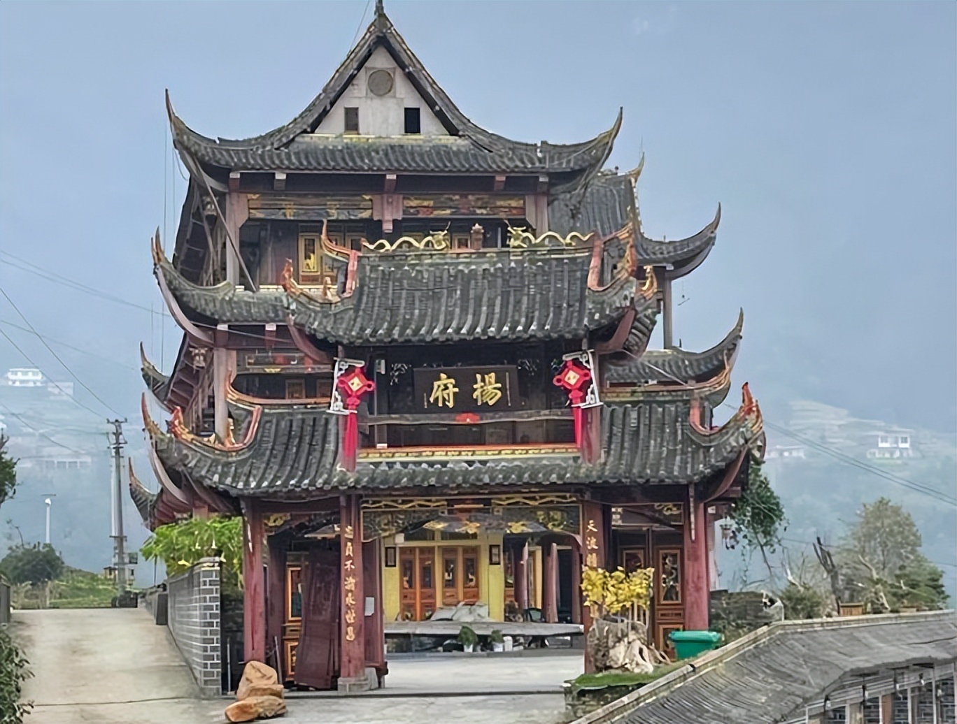 The privately built luxury houses in the deep mountains of Sichuan cost ...