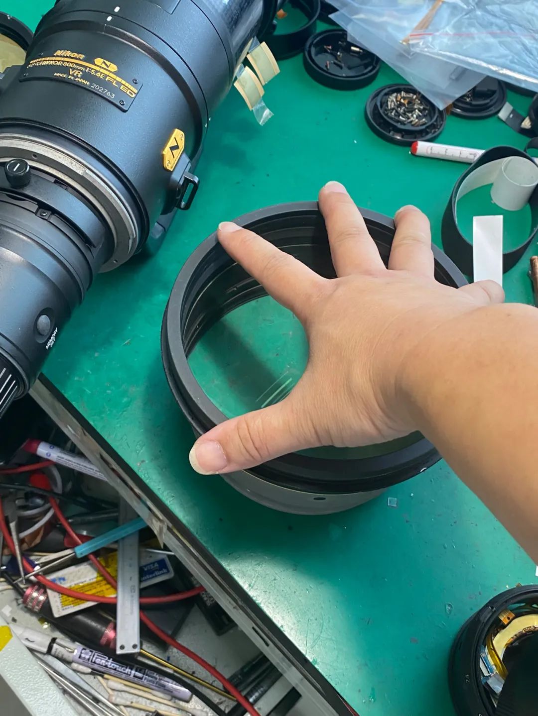 800mm lens worth a car, the focus fails!Is it expensive to repair? - iNEWS