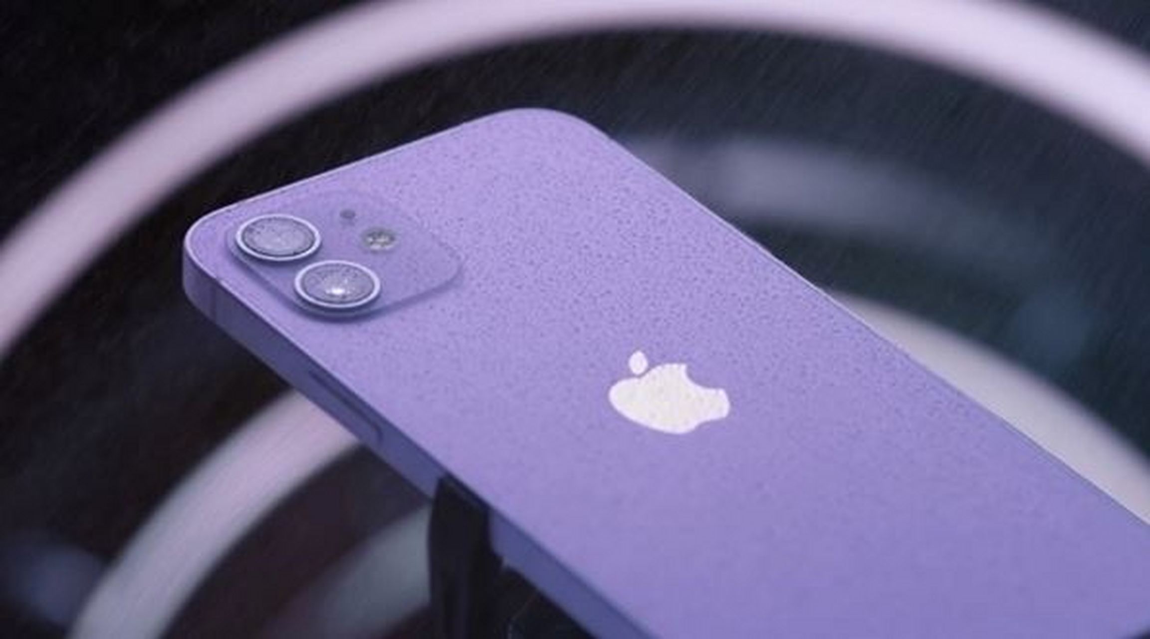 The face value is higher!Apple's green iPhone 13 debut: there's ...