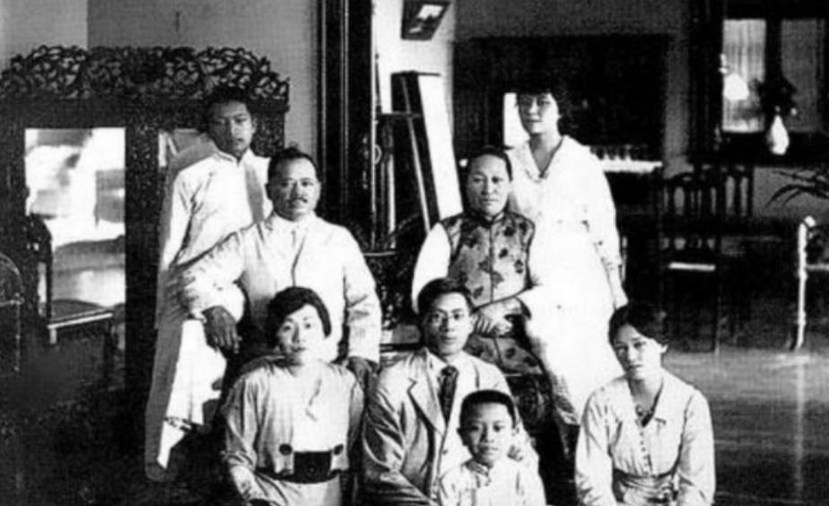 In 1981, Soong Ching Ling passed away. When he was dying, he asked everyone: Why didn't Zian ...