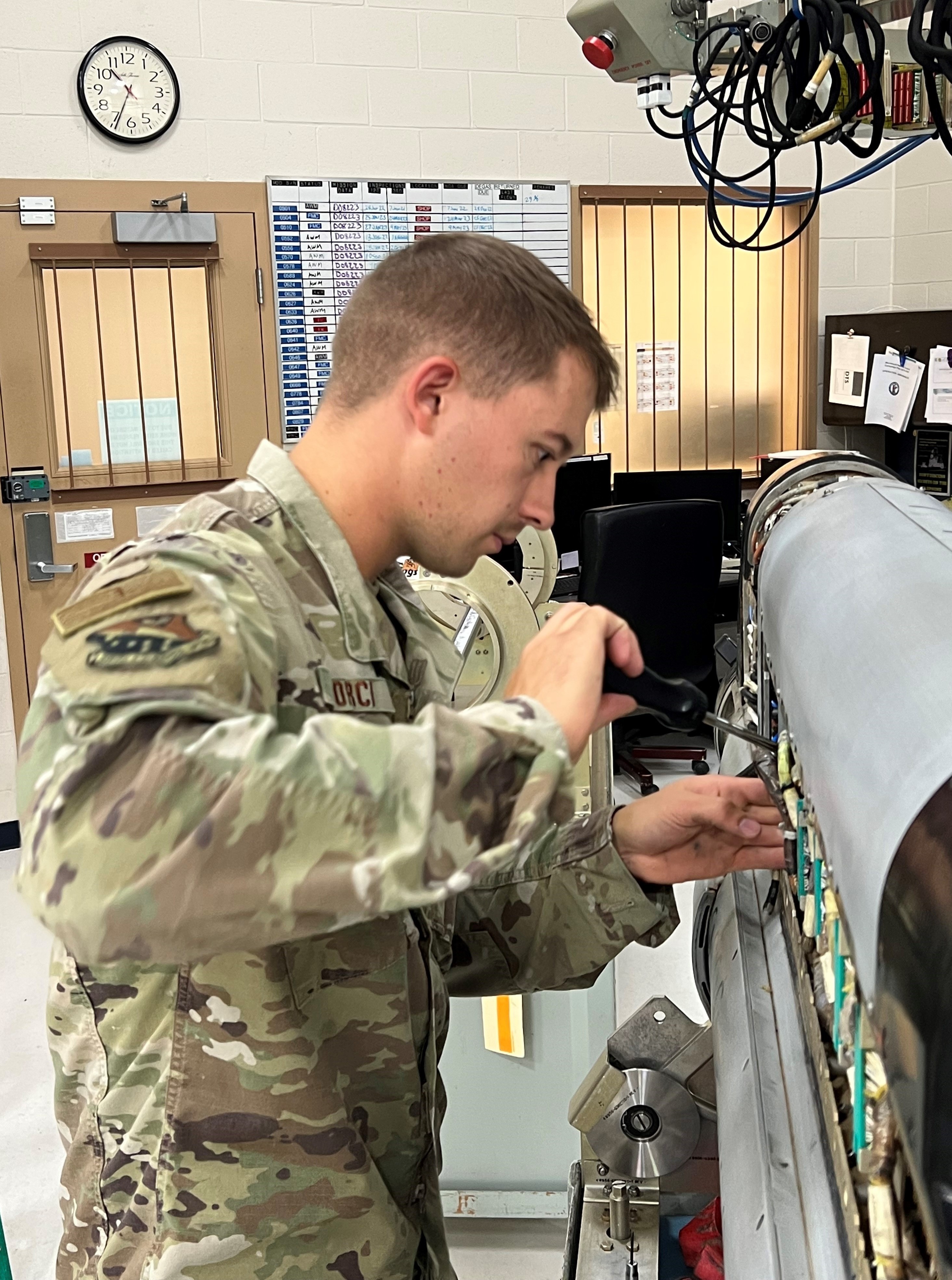 POD experts analyze electronic warfare attack pods and automated ...