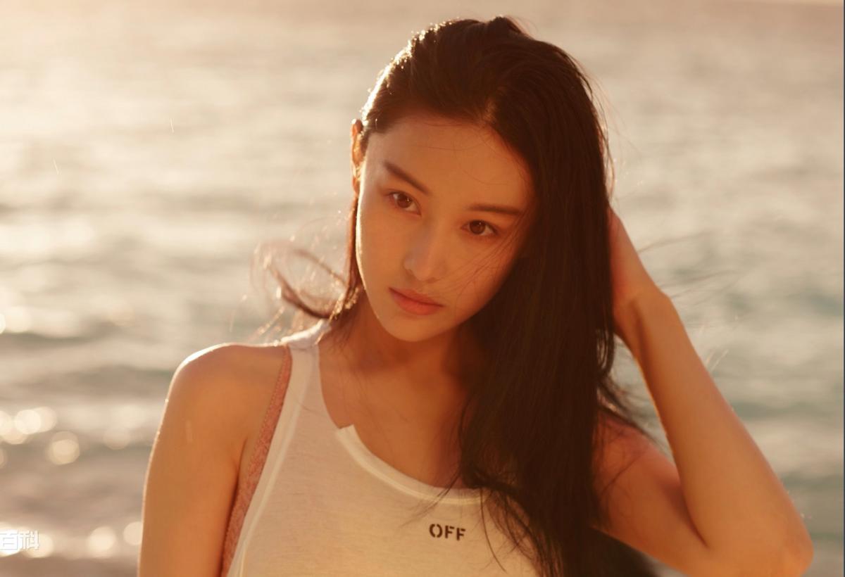 Zhang Xinyu posted a video of He Jie visiting the class, and netizens ...