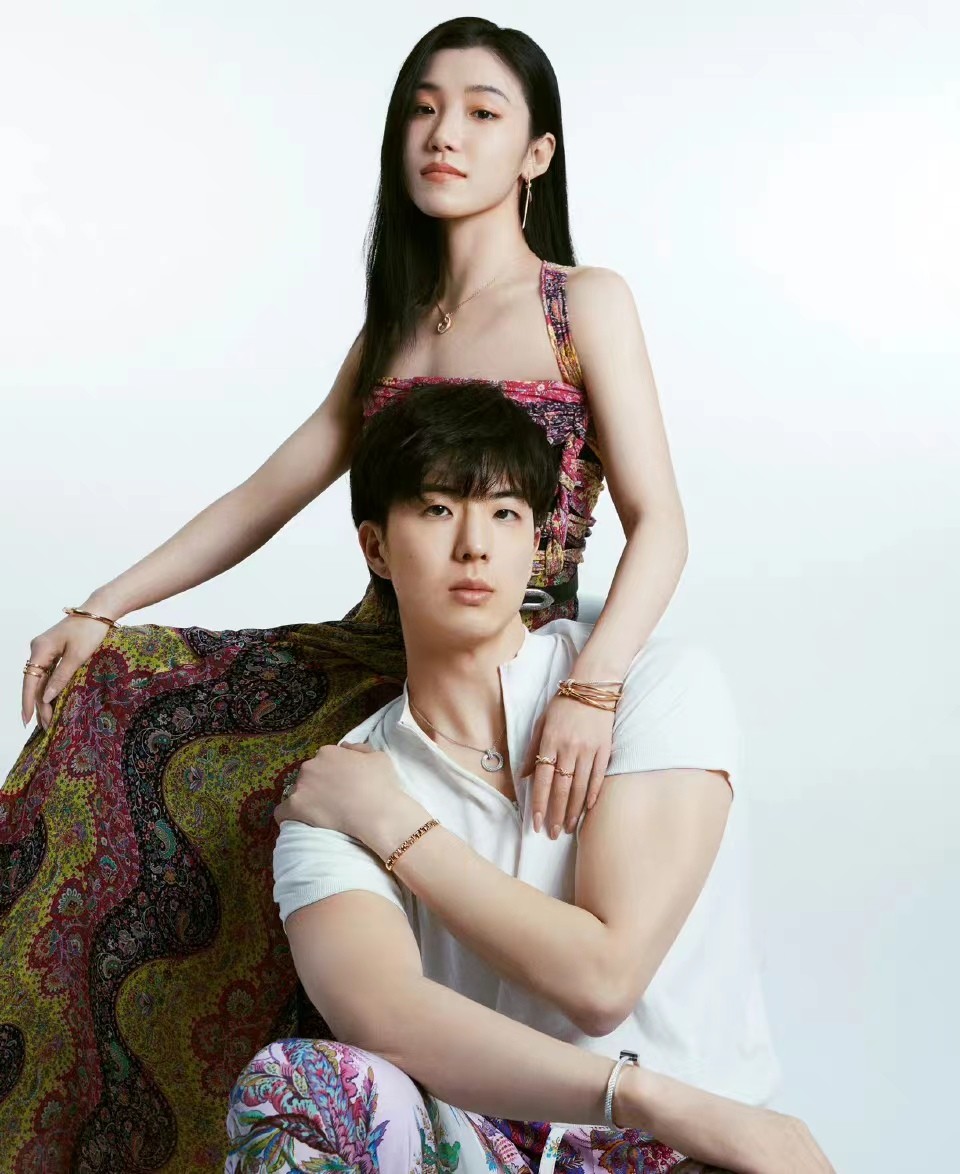 Wang Shiyue and Liu Xinyu have new photos!It can be regarded as fulfilling Wang Shiyue's dream ...