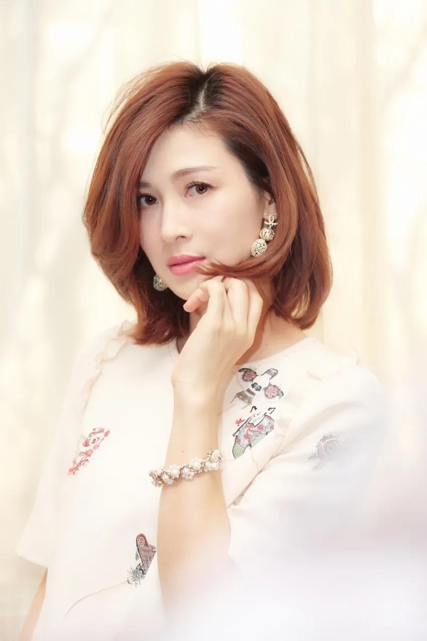 Actor Tong Lei, 12 photos of her life, fresh and elegant, so beautiful ...
