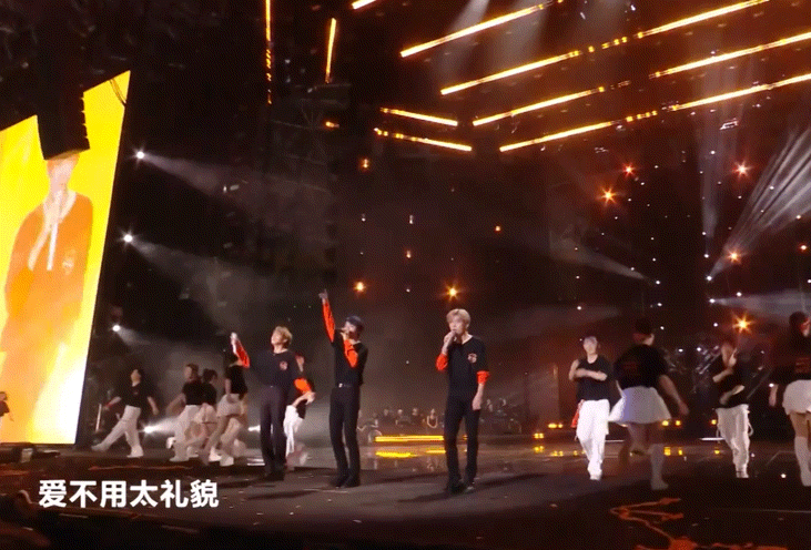 At the TFBOYS concert, Wang Yuan sang even if the group song was not ...