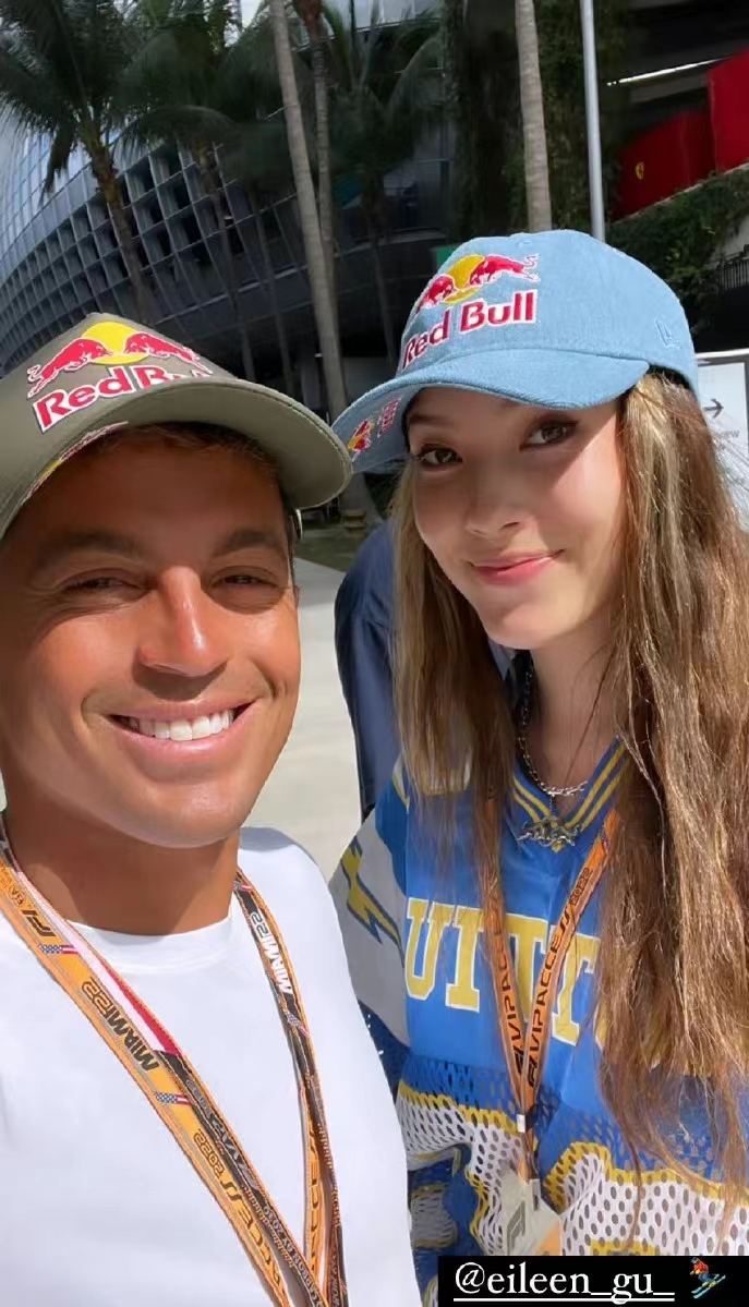 Gu Ailing's swimsuit photos are amazing!Show your abs in a bikini and ...