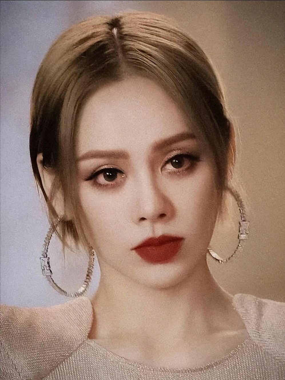 Private life in chaos? This time, 51-year-old Jing Jing is no longer ...