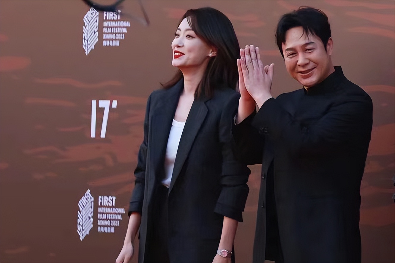 Convinced by 47-year-old Ma Yili, Zhang Xiaofei, who is 10 years ...
