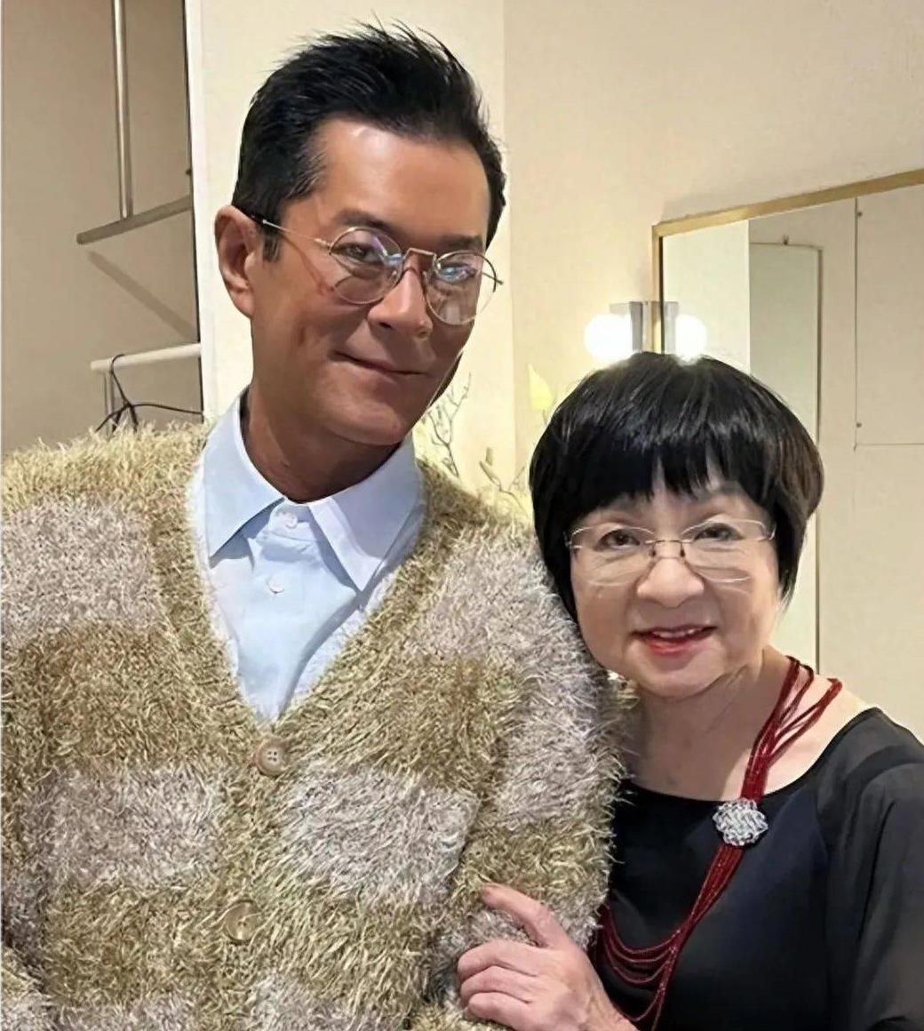 53-year-old Louis Koo: His hair is sparse and his face looks like a ...