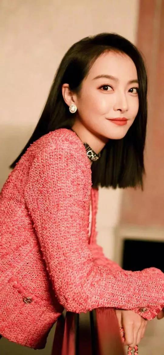 Sexy and charming Victoria Song - iMedia