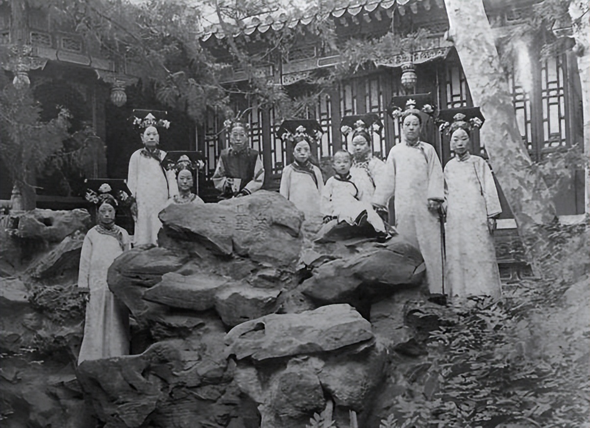 The last emperor, Pu Yi, had no heirs. Was it really a gift from a ...