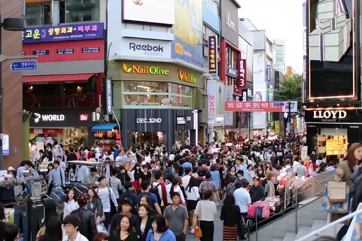 The Chinese "father" raised a bunch of "unfilial sons and grandchildren ...