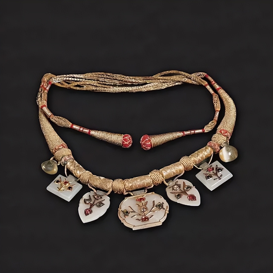 Explore the exquisite wreath, taste the unique shape, understand the ...