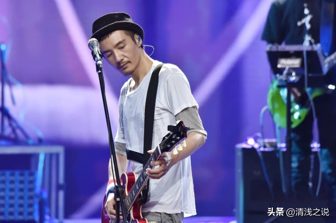 Zheng Jun and Liu Yun sang Piao Shu's "Those Flowers" to put an end to ...