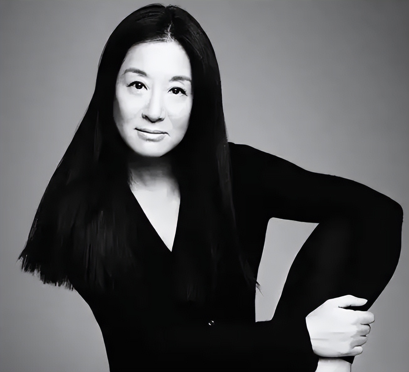 74-year-old Wang Weiwei attended the Oscars, revealing her true appearance: the girlish ...