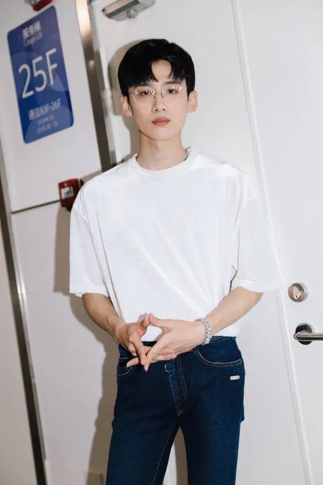 Bai Jingting: "the rich second generation" who has lived in a rental ...