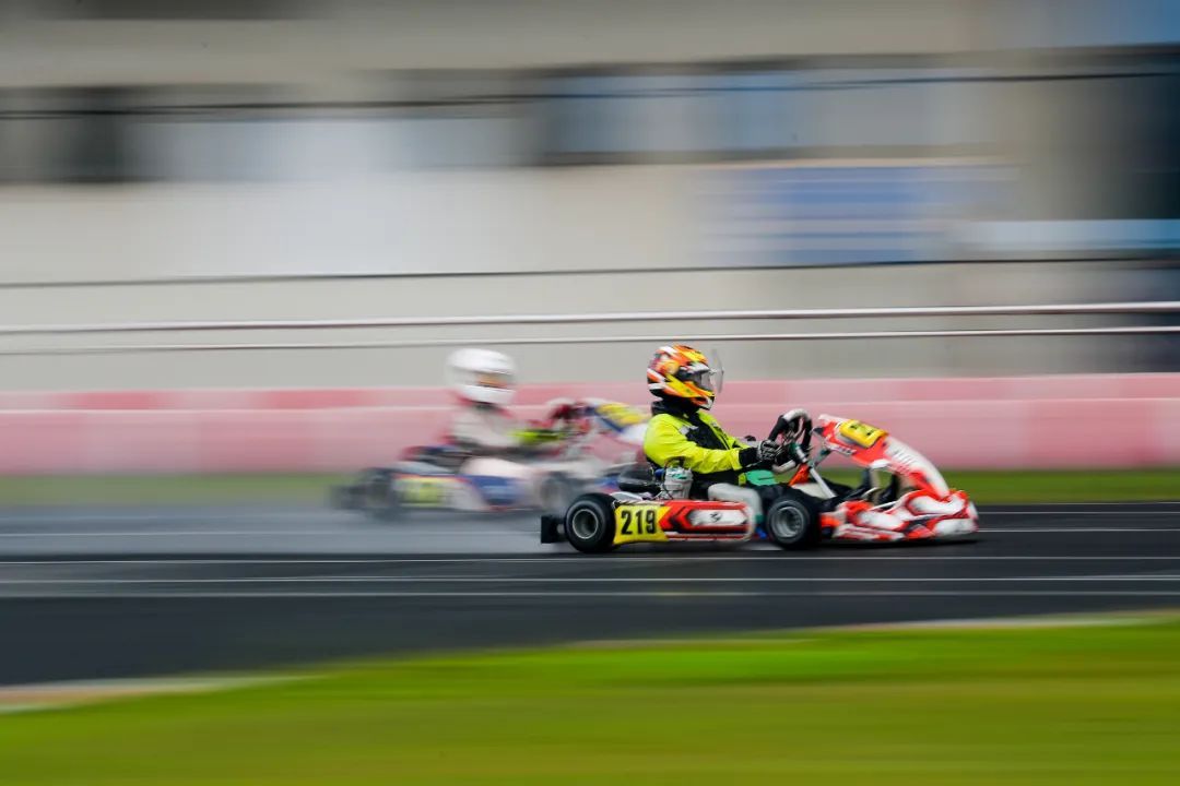 Where would you like to see a car race in August?Come and pay attention ...