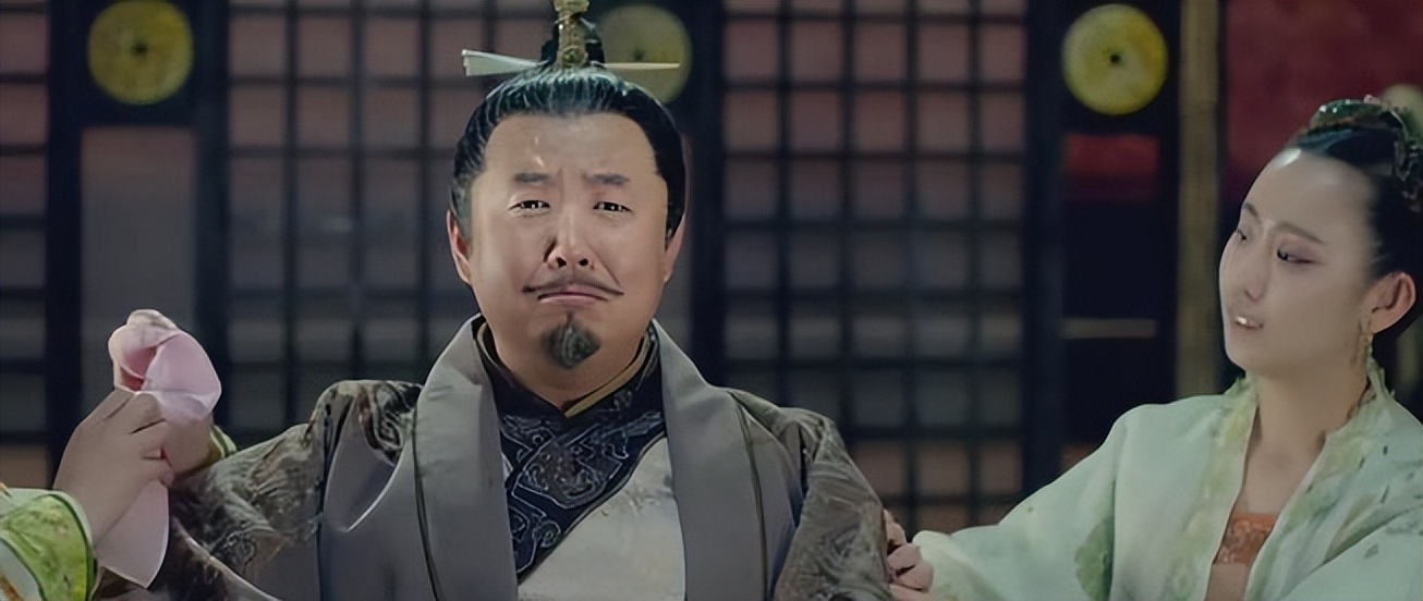 In the dog-beating stick, the God of Wealth is played by an "international anti-terrorist expert ...