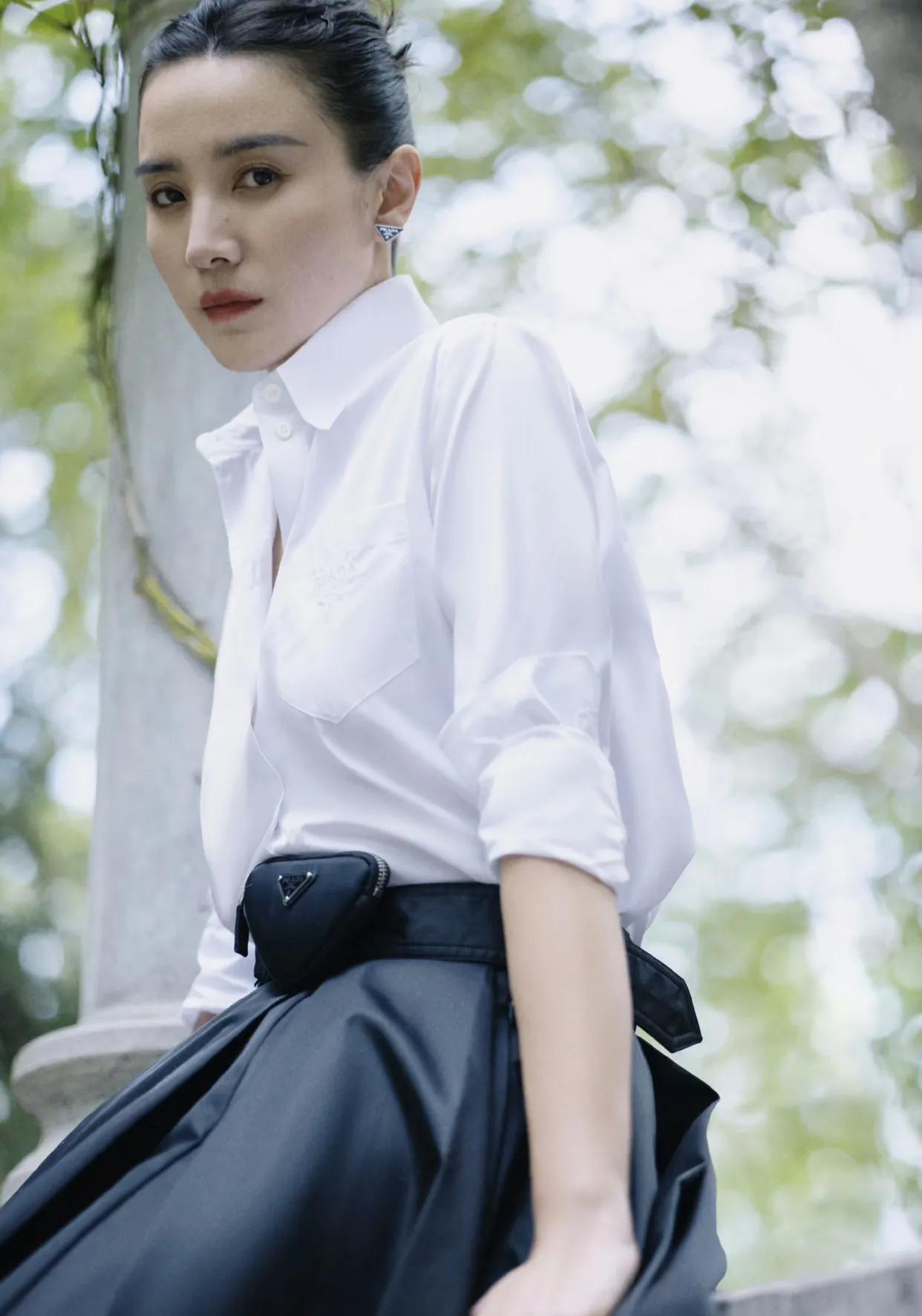Beautiful and generous~ Song Jia - iNEWS