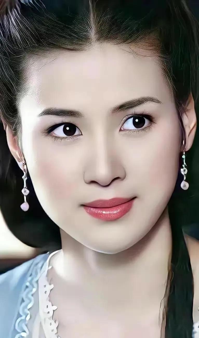 Beauty star Tong Lei - iNEWS