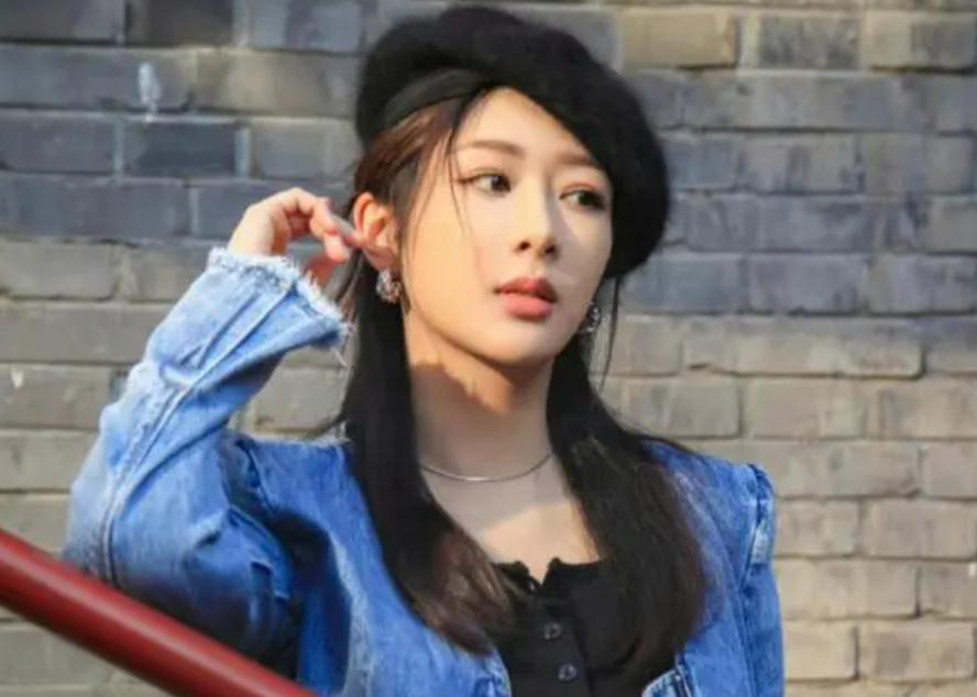 Yu Zheng disliked Yang Zi for being ugly before, and now he dislikes Zhang Yishan for being ugly ...