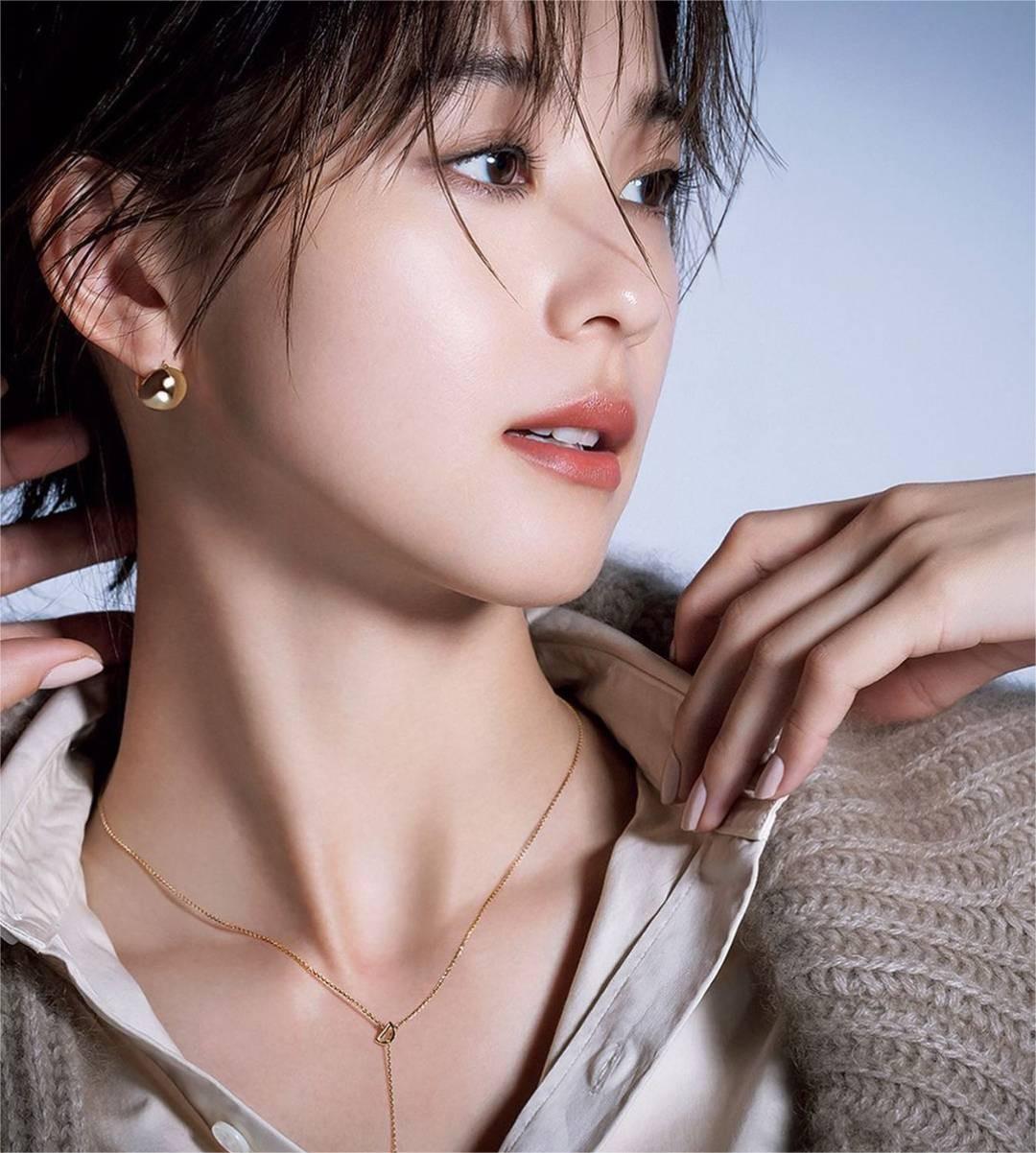 Japanese actress and model - Aya Asahina - iMedia