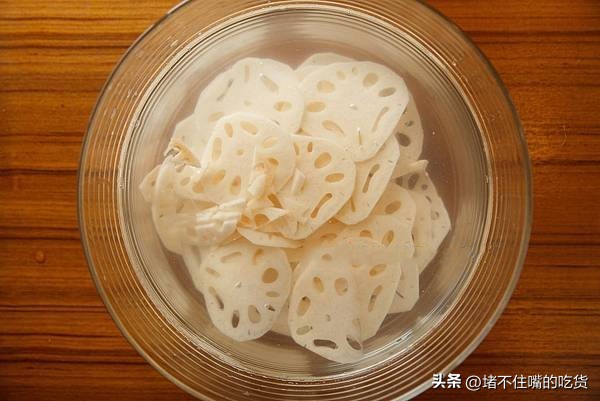 The 30-year-old method of cold lotus root slices is crisp, tender and ...