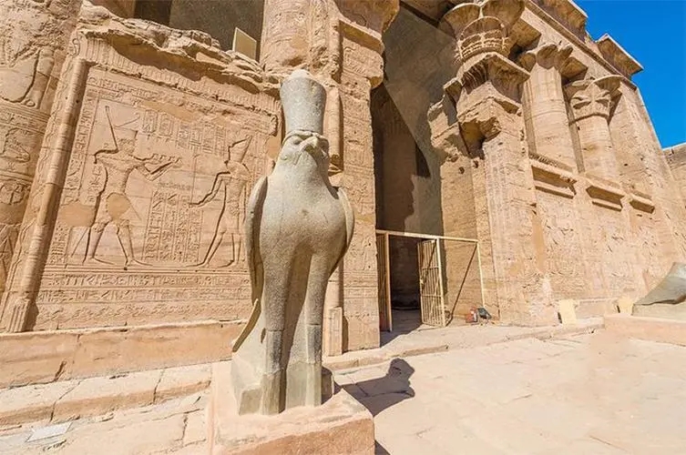 In the artistic modeling of ancient Egyptian sculpture, the display and ...