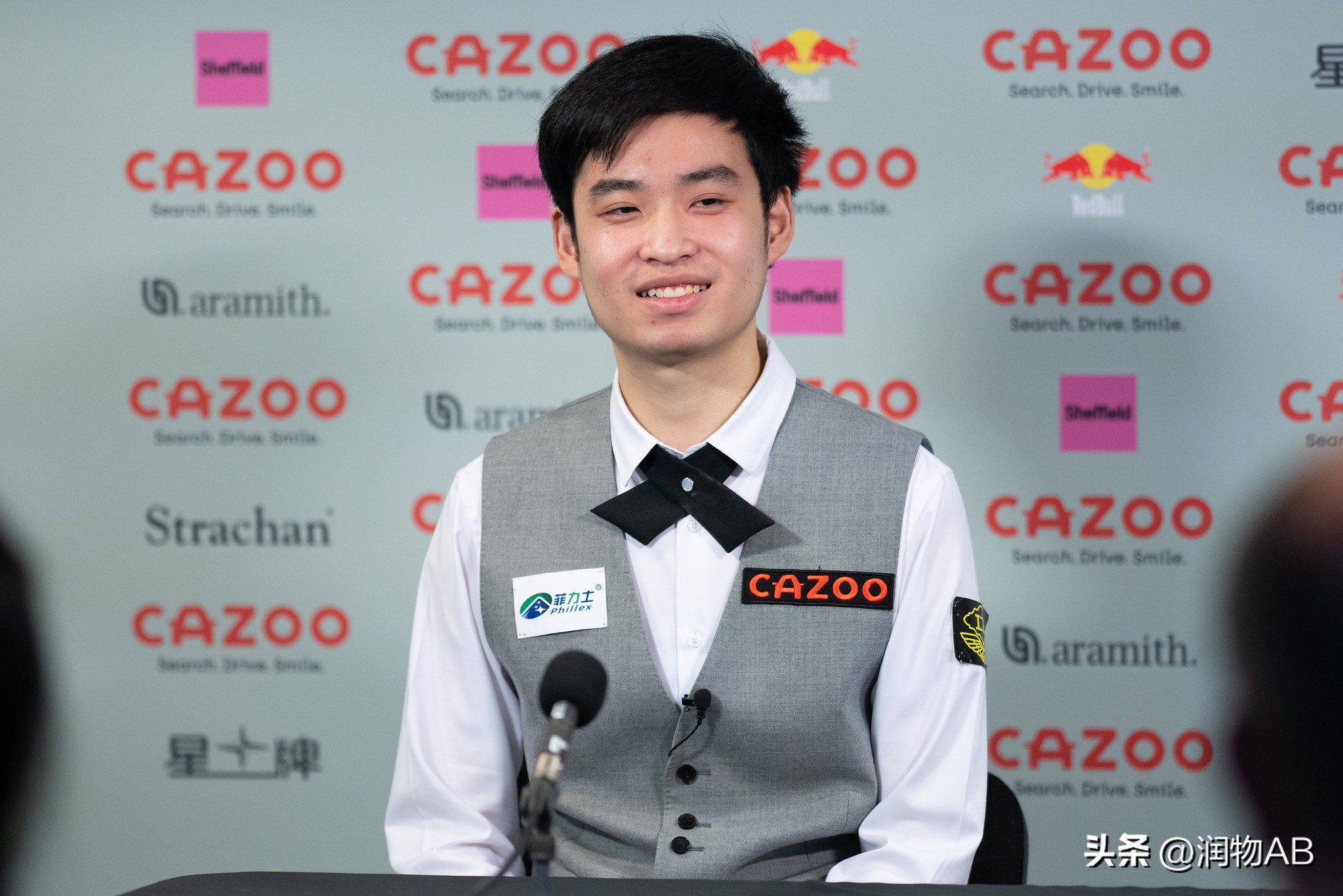 Chinese prodigy enters the top 8: father and fans stay up late to watch ...