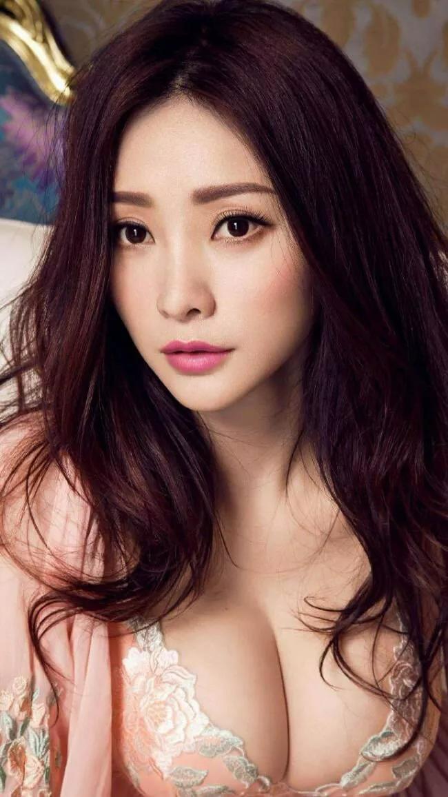 Sexy goddess Liu Yan - iNEWS