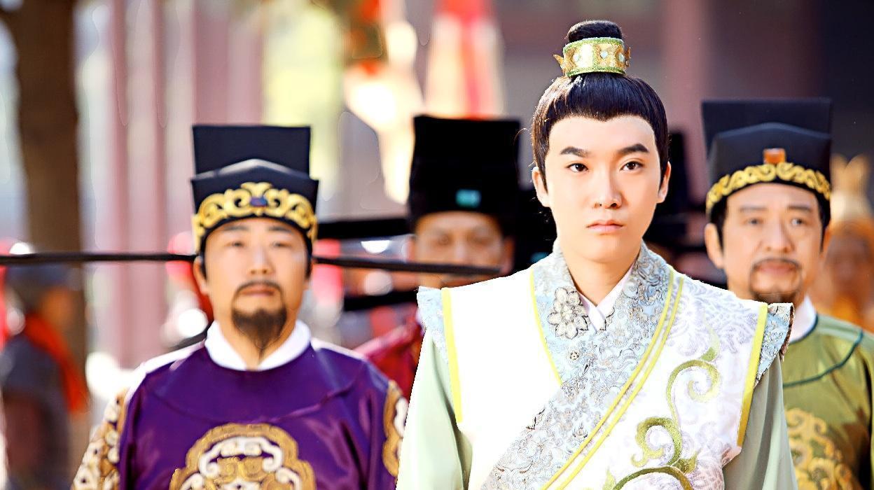 The price of power! The prince was poisoned after taking over the world ...