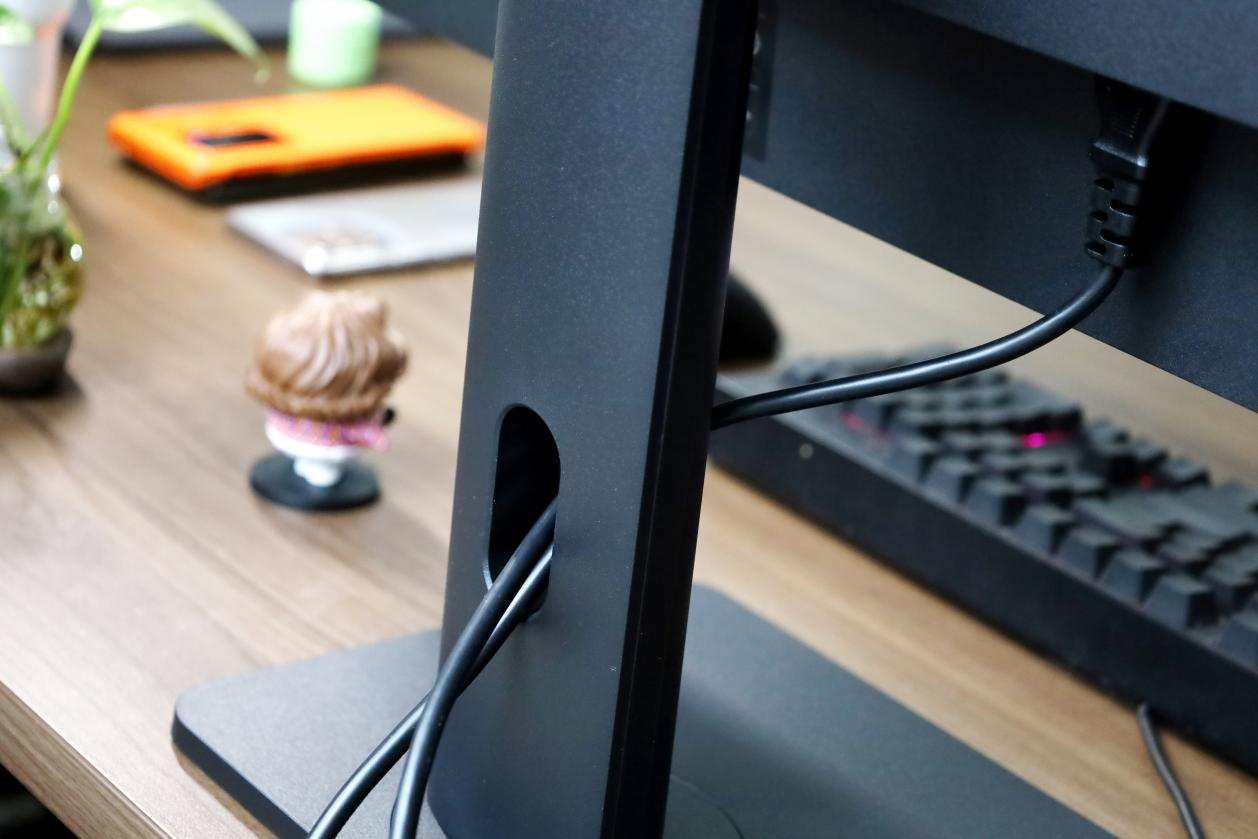 HKC T2751U monitor evaluation, not only has excellent color performance, but also supports 65W ...