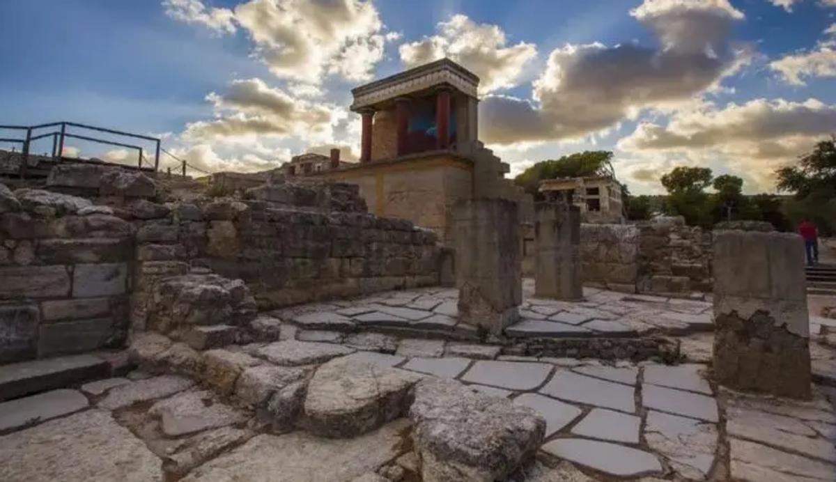 How did the Cretan War start, and how did it change Crete and Greece ...