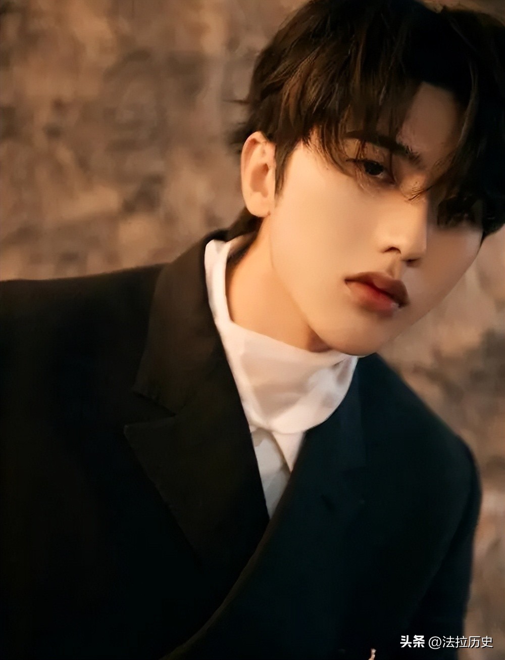 It took Cai Xukun 3 years from a newcomer to a superstar, but it only took 1 day to go from top ...