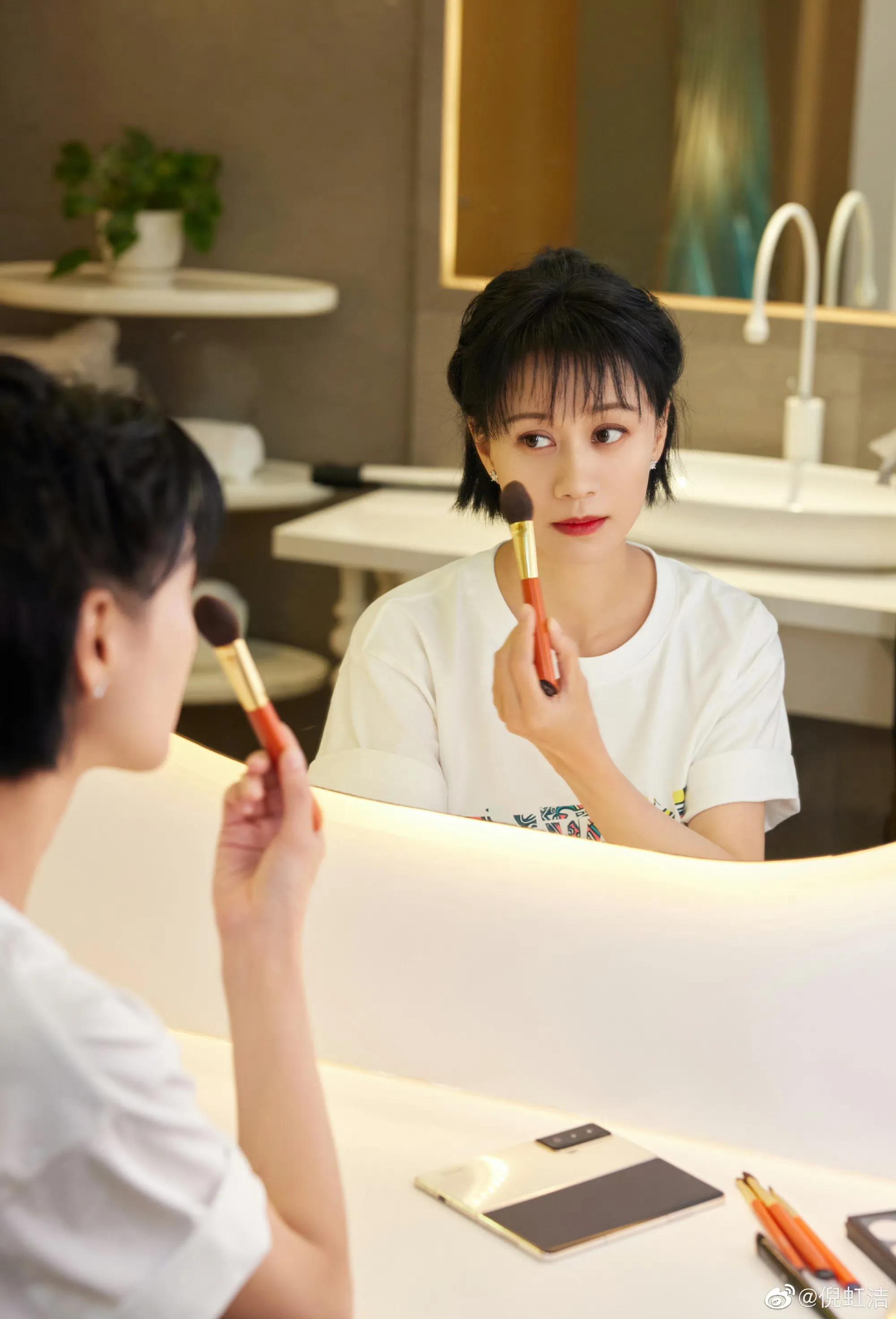Ni Hongjie's beautiful picture - iNEWS