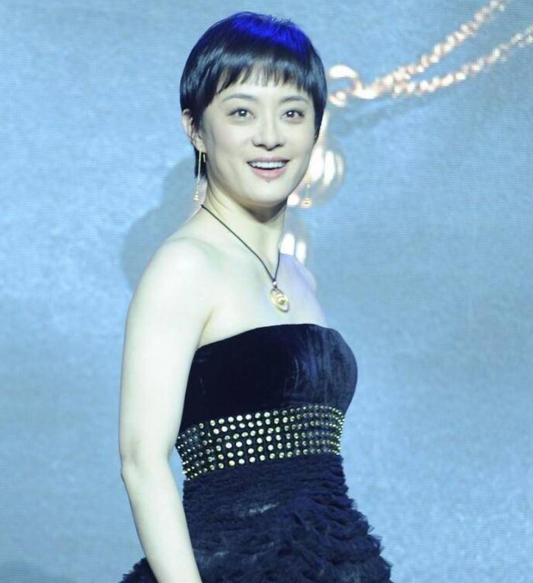 Sun Li's latest magazine blockbuster caused controversy, and she posed ...