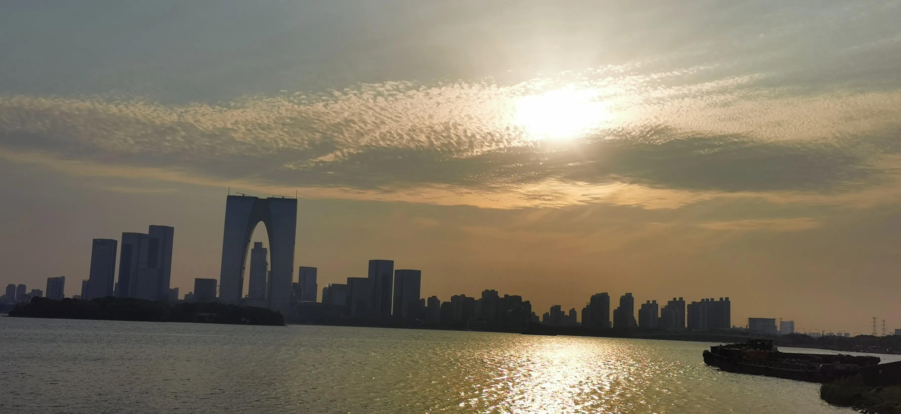 Visit Jinji Lake - iMedia