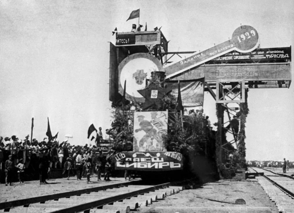 Declassified: Stalin and the shocking scene of industrialization in the ...