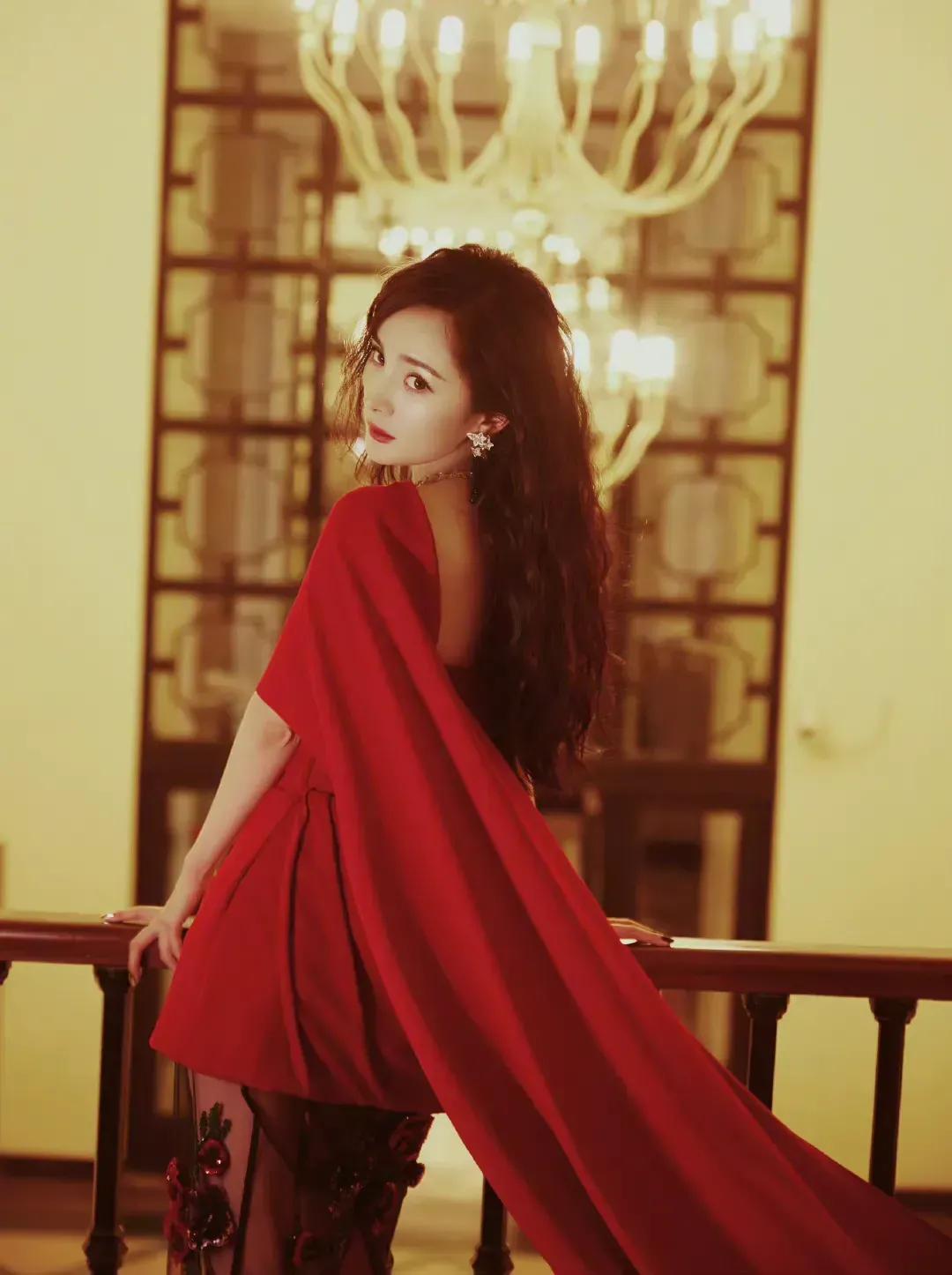 Yang Mi red is too beautiful - iNEWS